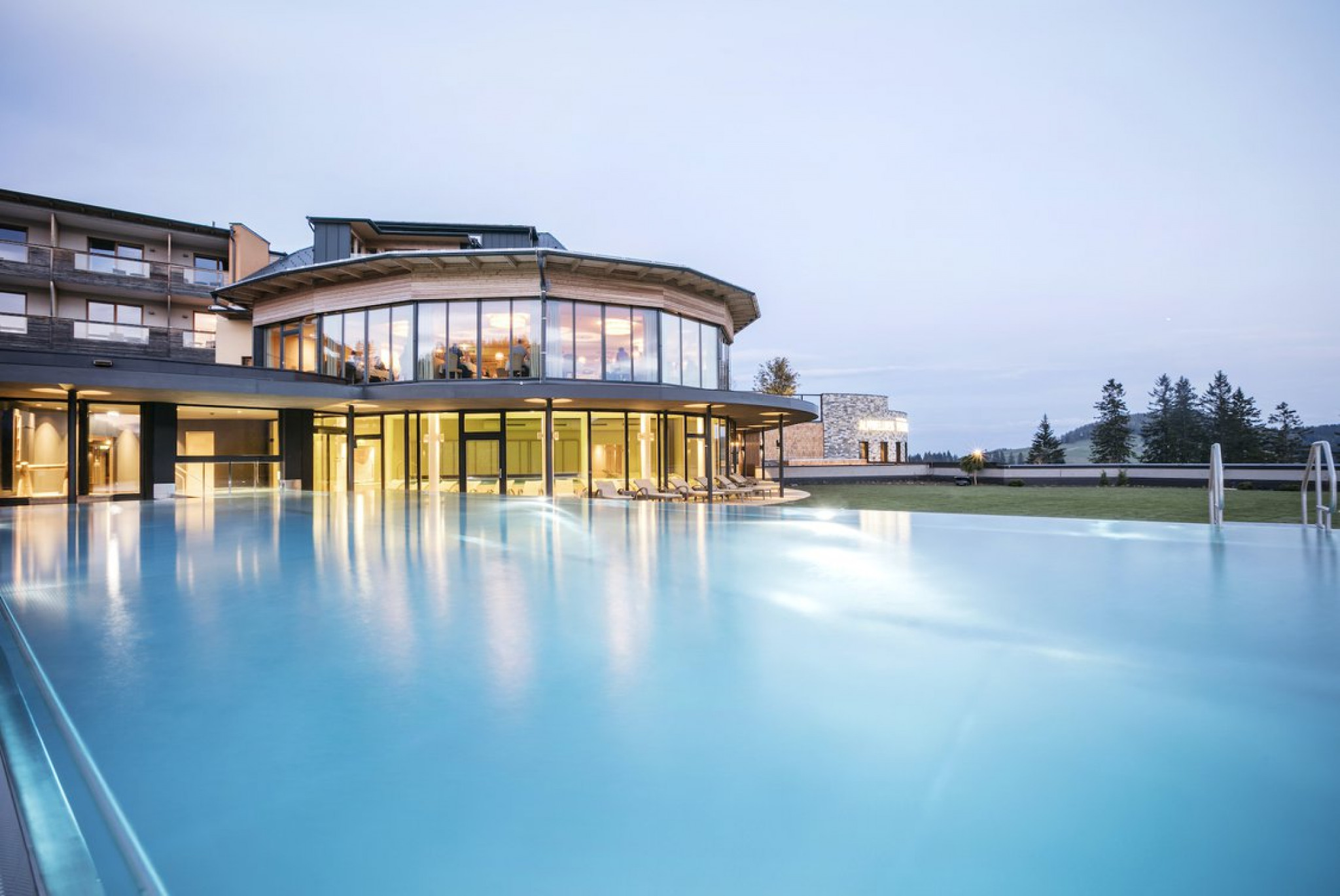 Familie Pierer im Interview: Hotels in Corona-Zeiten - News - 2025 ...